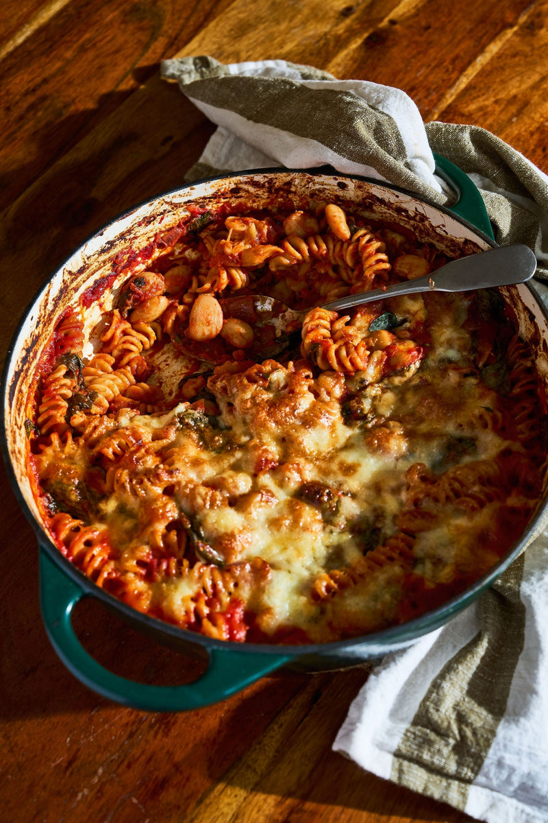 Bold Bean Co - Cheesy pasta-ovenschotel met romige Butter Beans, tomaat ...